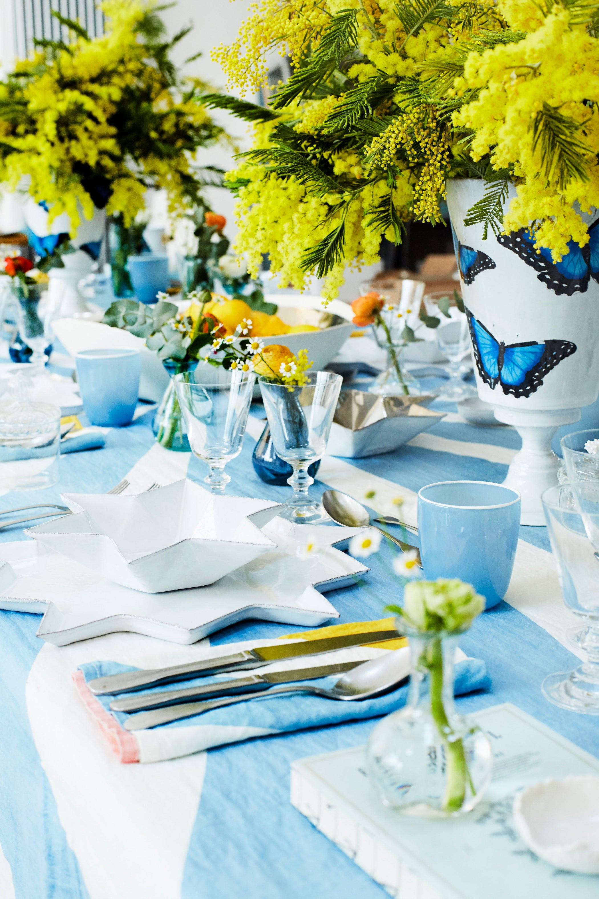 'Le Cirque' Linen Tablecloth in Blue – Summerill & Bishop