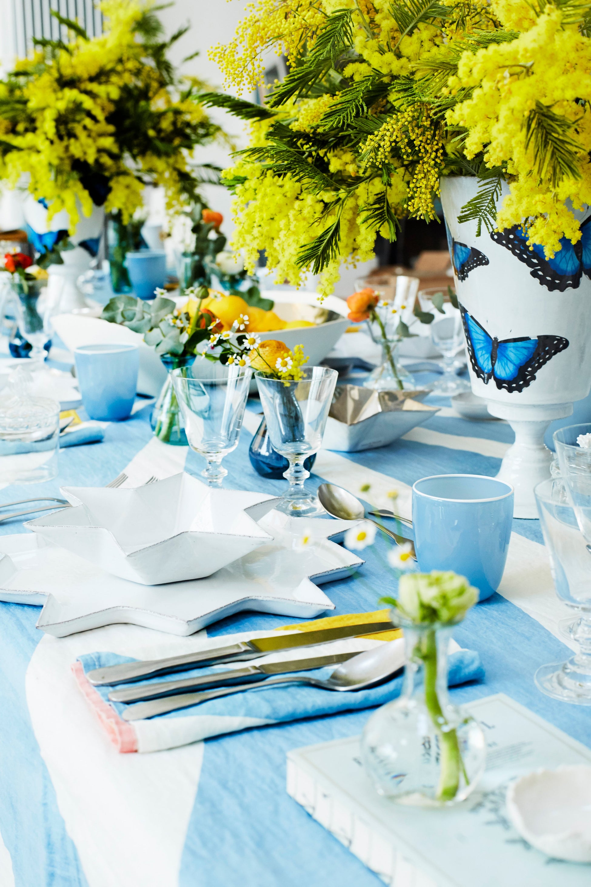 Le Cirque Linen Tablecloth in Blue – Summerill & Bishop